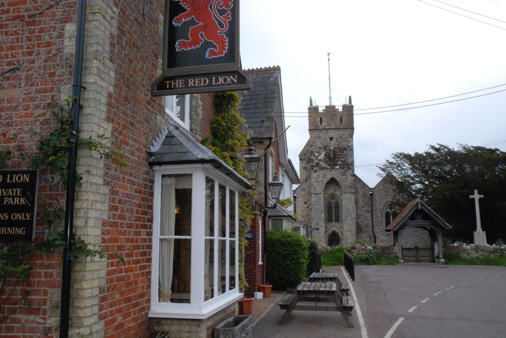 The Red Lion, Isle-Of-Wight | Cool Places