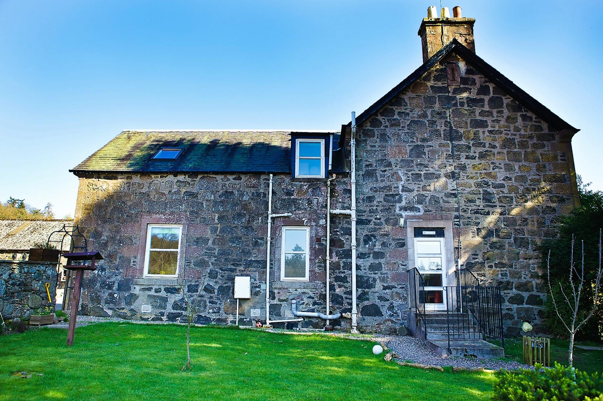 Farmhouse - Room 2, Sleeps 6 108 at Comrie Croft - Bedful Web Bookings ...
