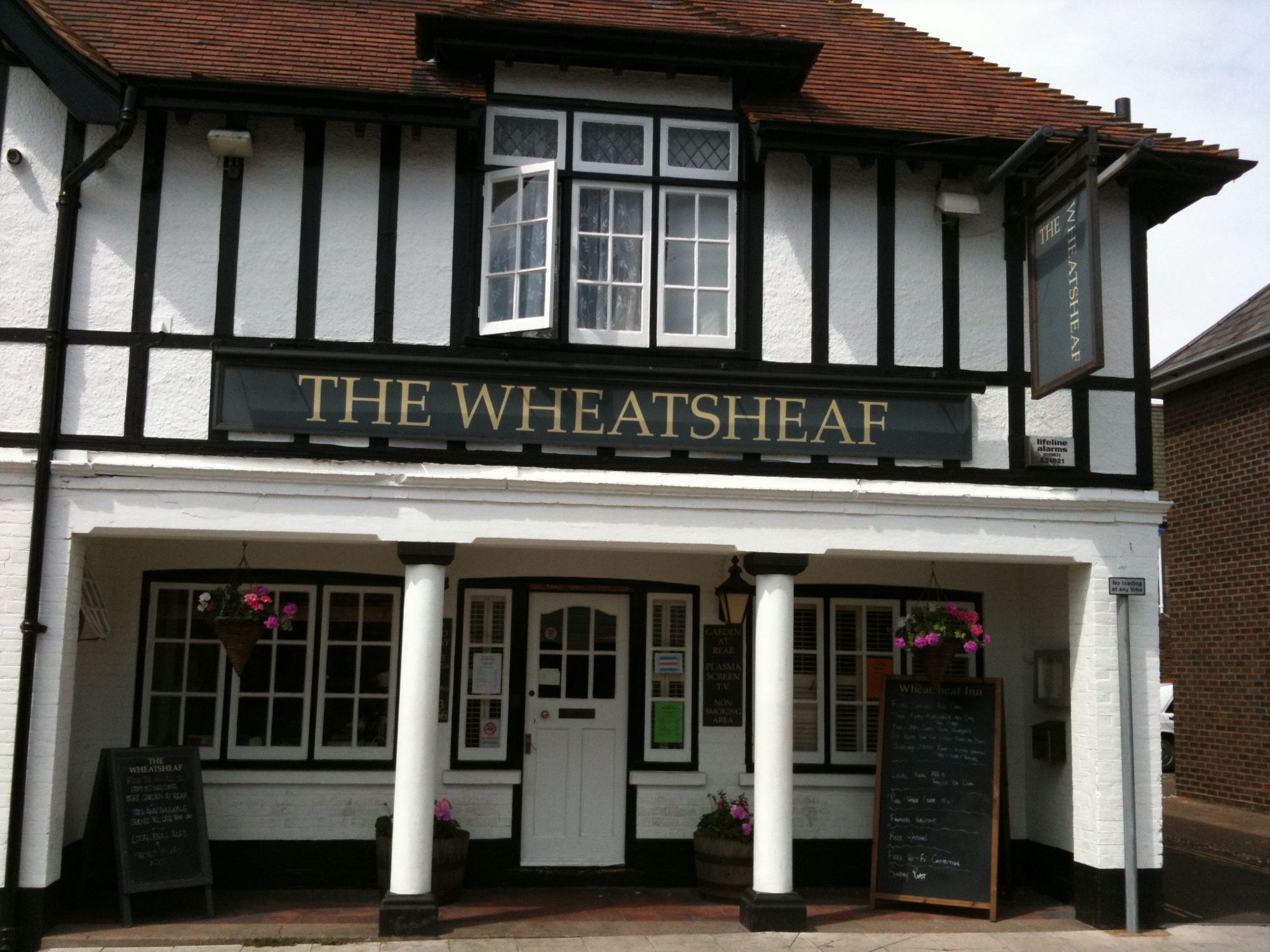 The Wheatsheaf Inn, Isle-Of-Wight | Cool Places