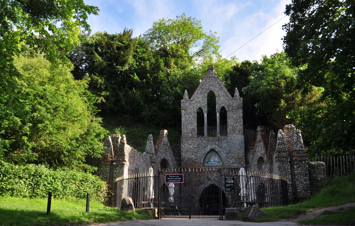 The Hell-Fire Caves, High-Wycombe | Cool Places
